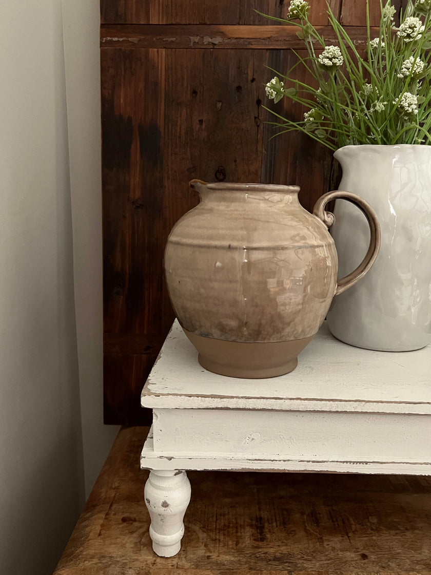 Round Modern Cottage Stoneware Pitcher – Homestead City Decor